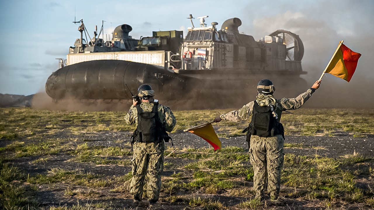 America's Giant Military Hovercraft: Landing Craft Air Cushion (LCAC ...