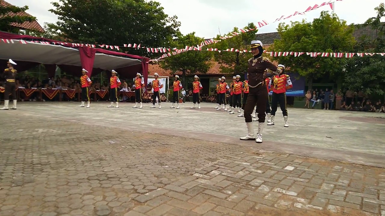 PARADE EKSTRA PASKIBRA HEXA SMAN 6 SEMARANG - YouTube