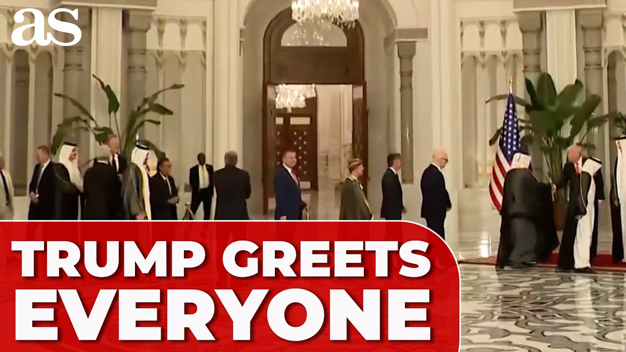 BREATHTAKING FOOTAGE: Trump takes ALMOST AN HOUR to salute every guest ...