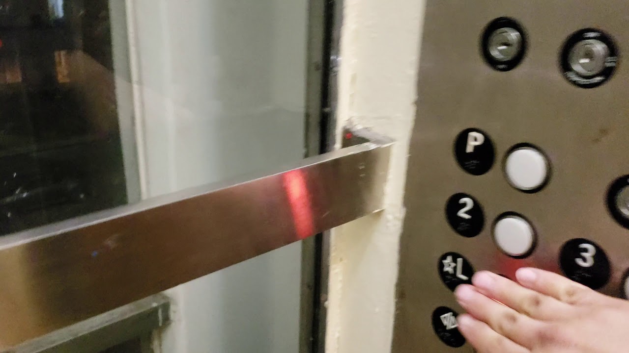 4K Very cool elevator in korean town in Los Angeles - YouTube