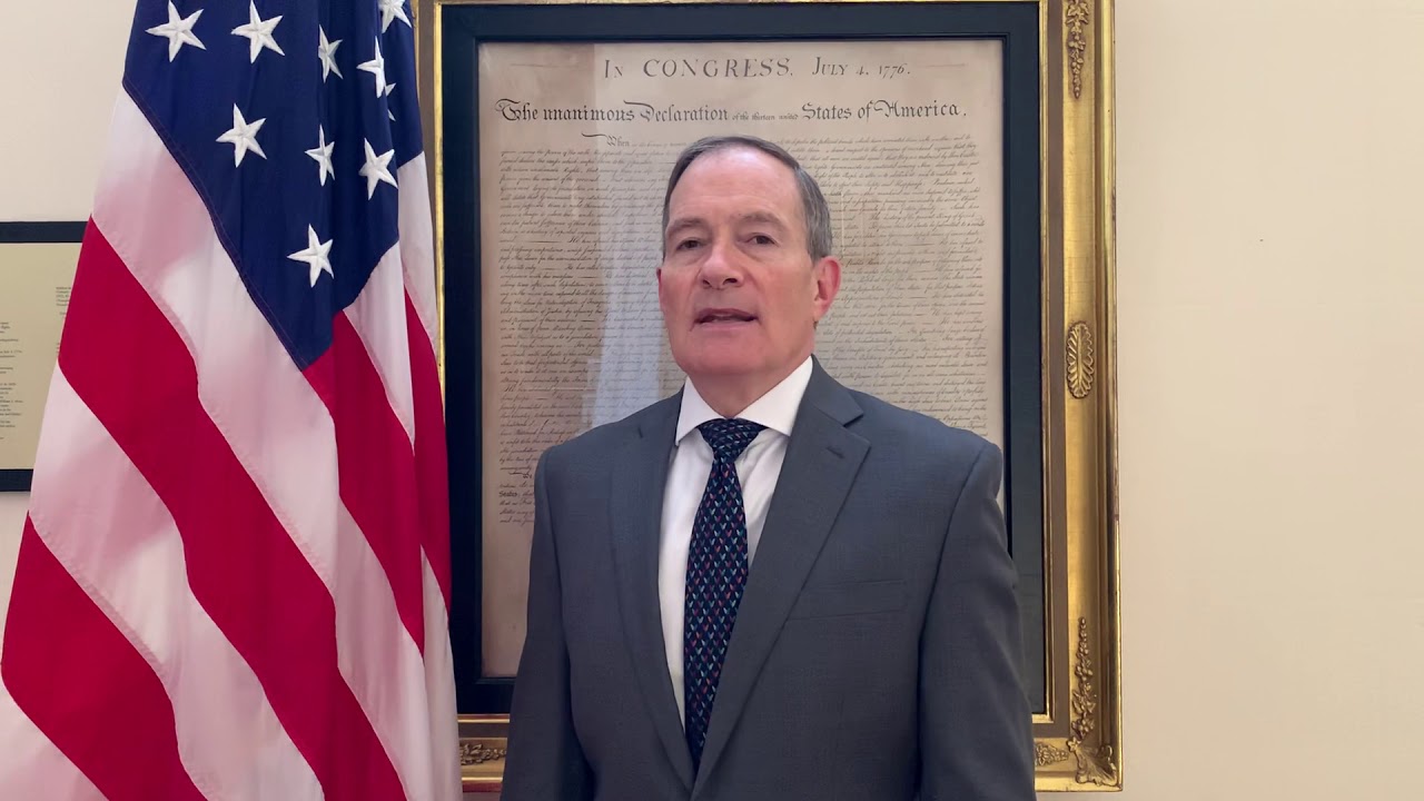 Mensaje del cónsul general Robert Riley con motivo del 4 de julio - YouTube