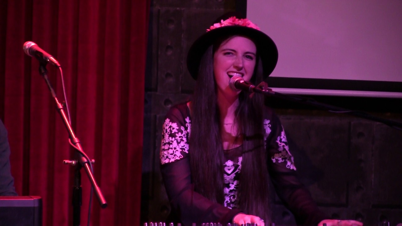 Kayla Berrie @ Best of Unknown Athens w/ Liam Parke - YouTube