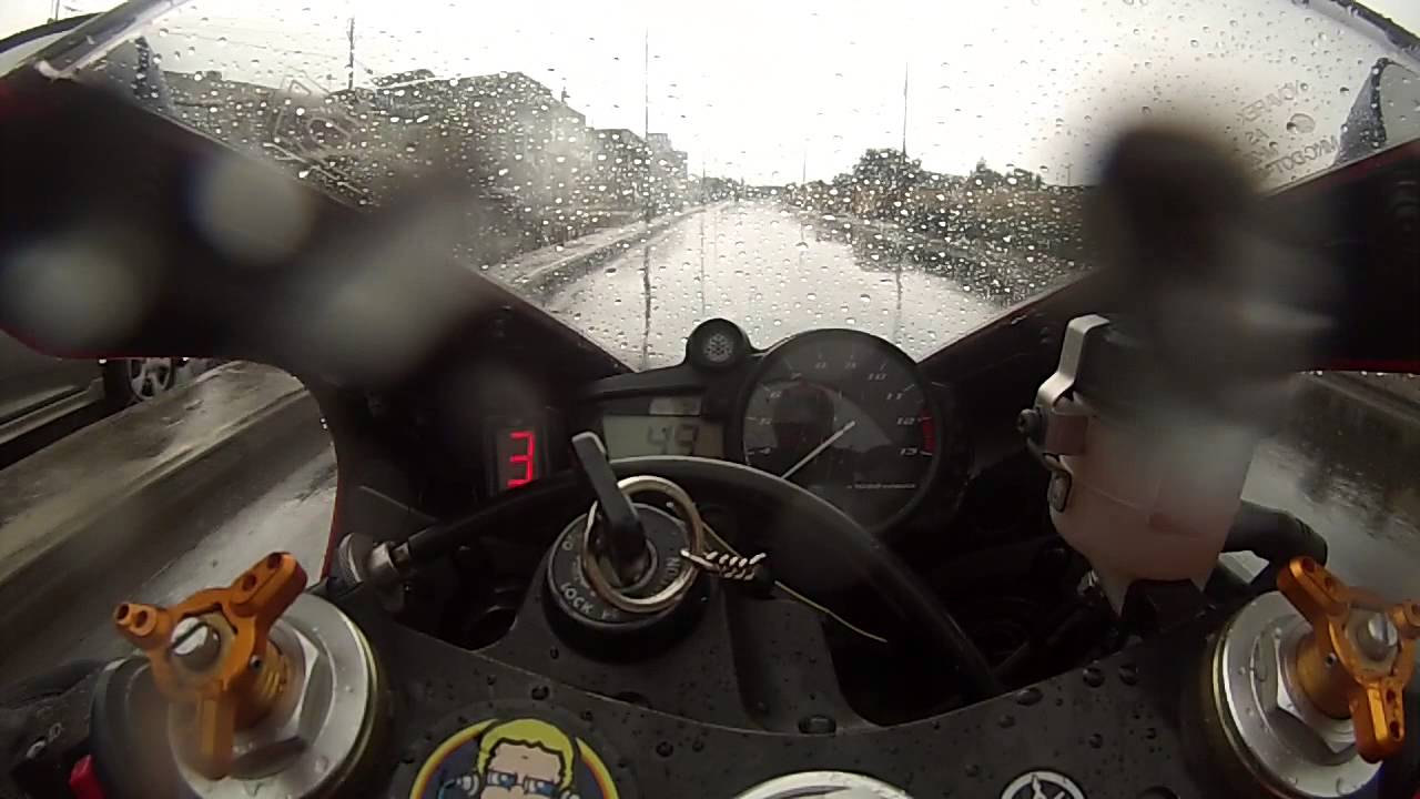 r1 rain in the morning in malta - YouTube