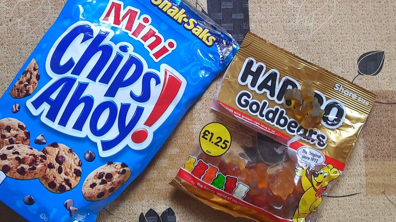 Chips Ahoy Haribo Goldbears Apple flavour Sandwich cookies - YouTube
