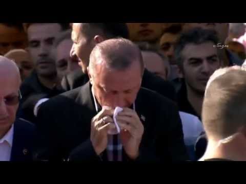 Recep Tayyip Erdoğan şehitlerimizin cenaze töreninde göz yaşlarını tutamadı