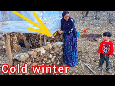 Evsiz annenin hayatta kalma mücadelesi; soğuk ve yağmura karşı barınak inşa etmek.