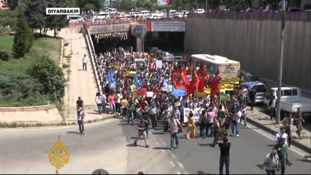 Andrew Finkel talks to Al Jazeera about the protests in Turkey - YouTube