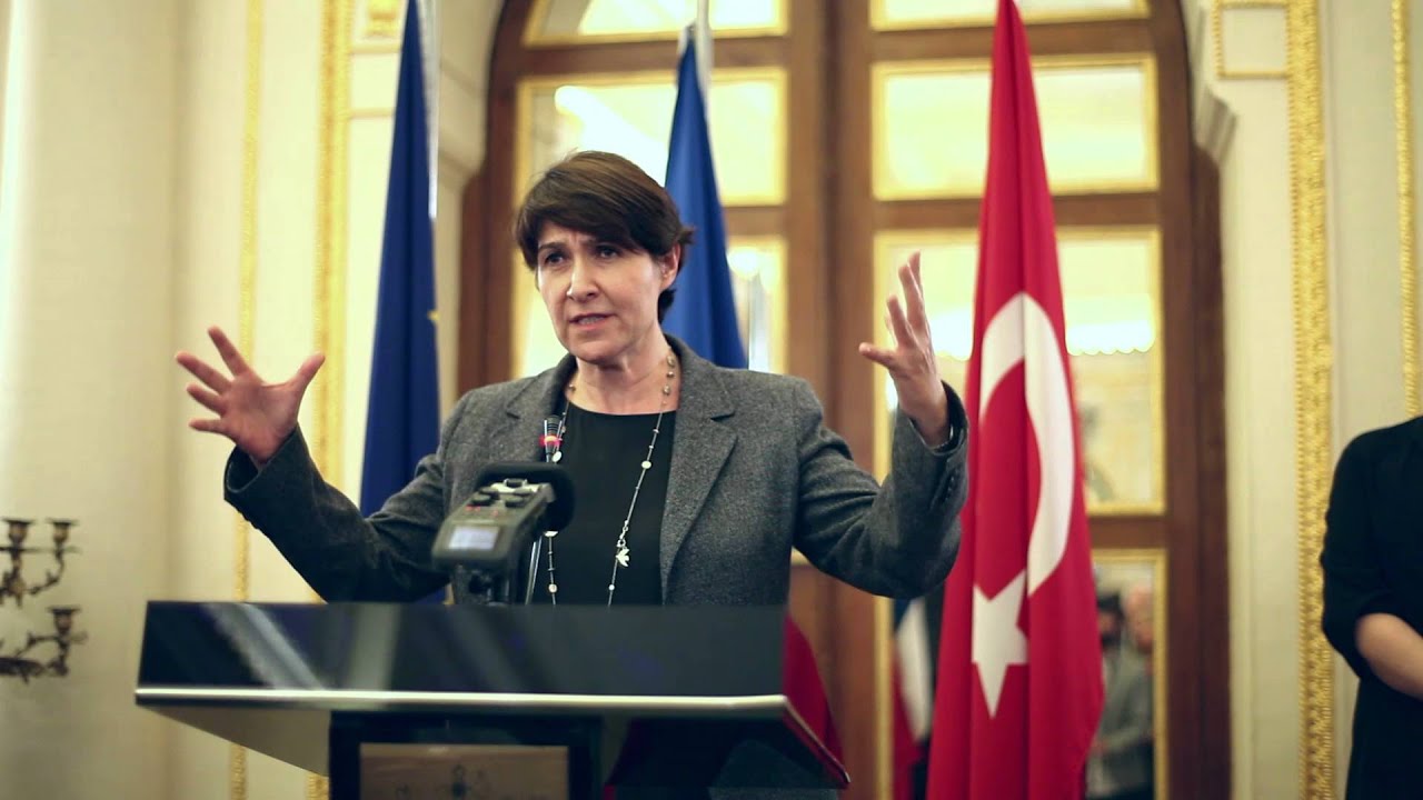 Anne Grillo, le lancement de France Alumni Turquie - YouTube
