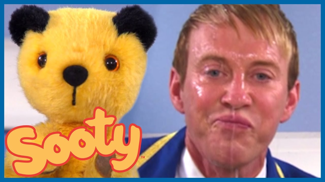 A Very Wet Day | The Sooty Show - YouTube