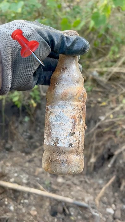 Jackpot of Old Vintage Bottles Unearthed 🔥 #shorts #mudlarking #archaeology #vintage - YouTube