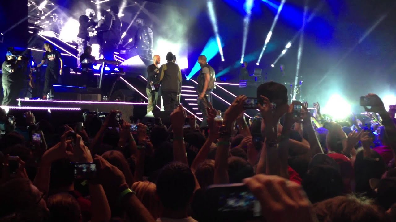 Big Sean and Kanye at Detroit Concert (Clique, Mercy, GOOD) - YouTube