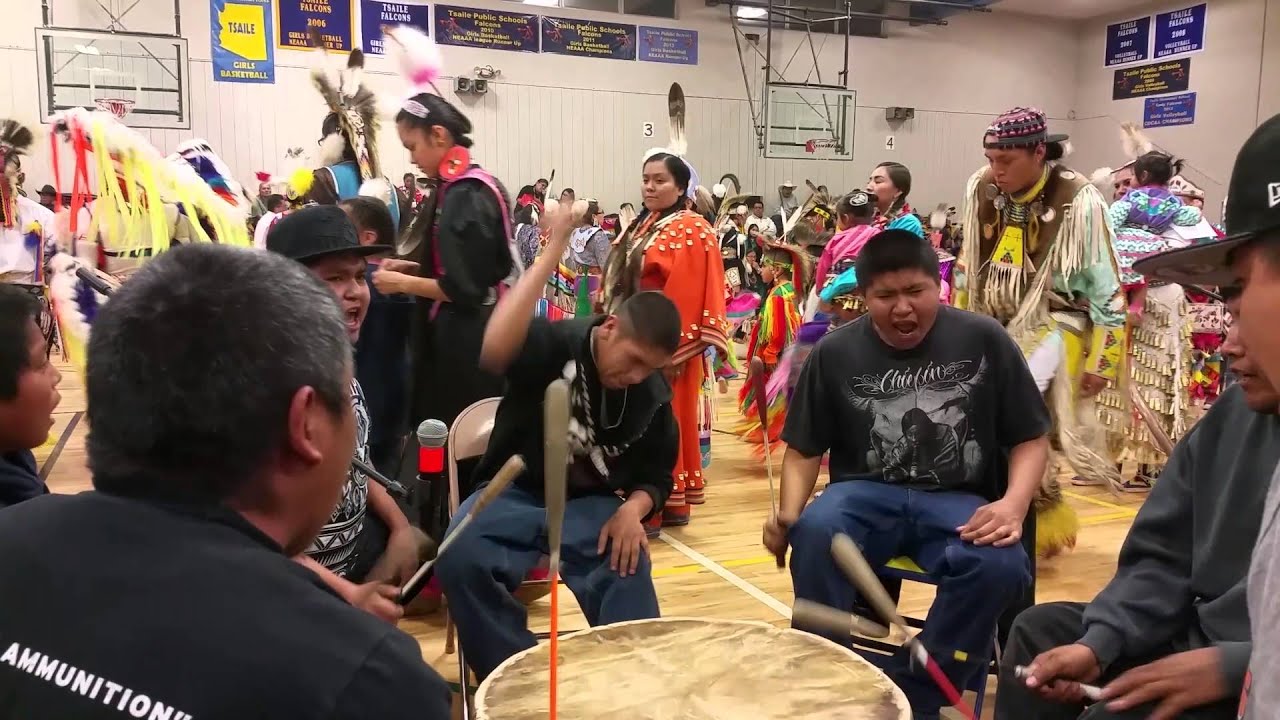 Twin Eagle @ Tsaile Az Powwow - YouTube