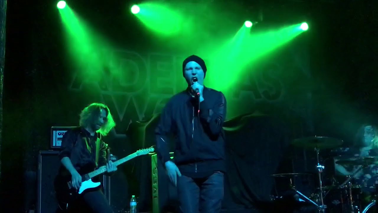 Manafest - Firestarter - Live in Dallas - YouTube