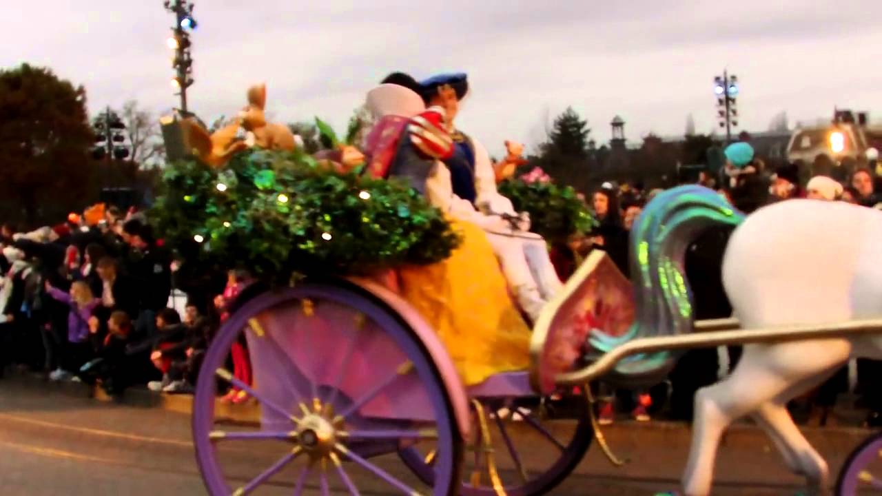Disneyland Magic Everywhere parade - YouTube