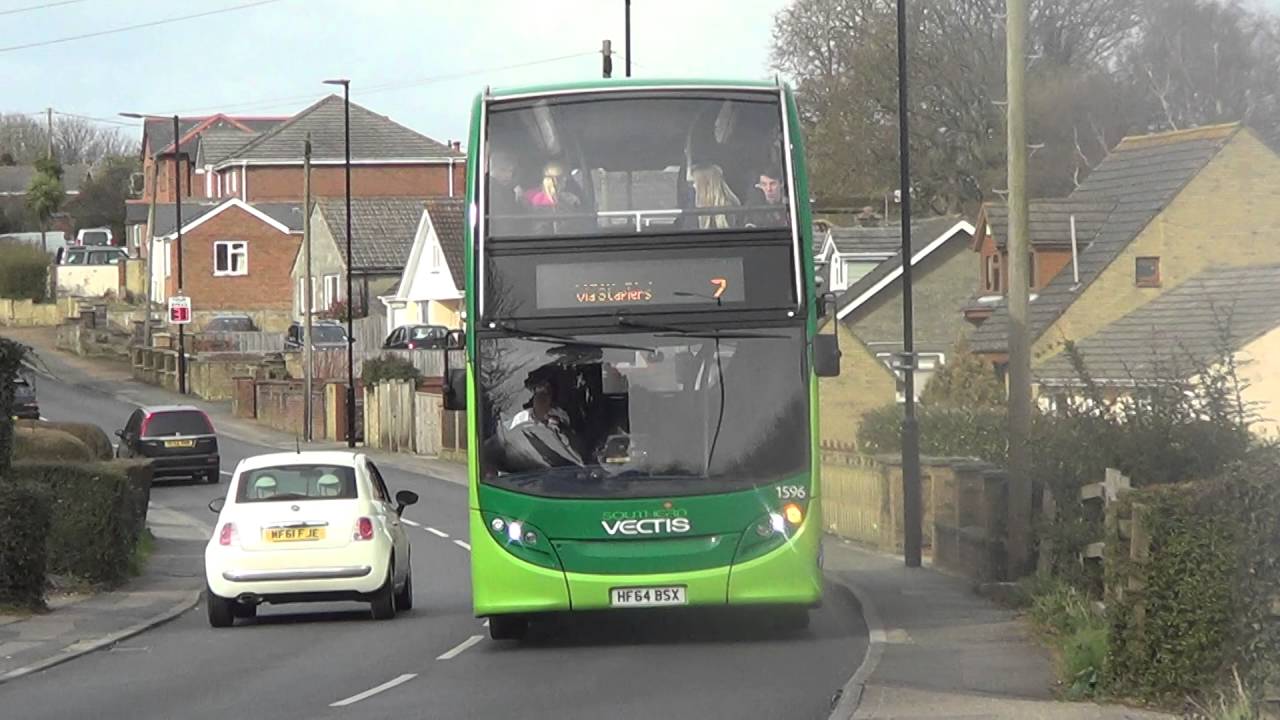 Southern Vectis bus route 9 arriving at Wootton Station bus stop 30th ...