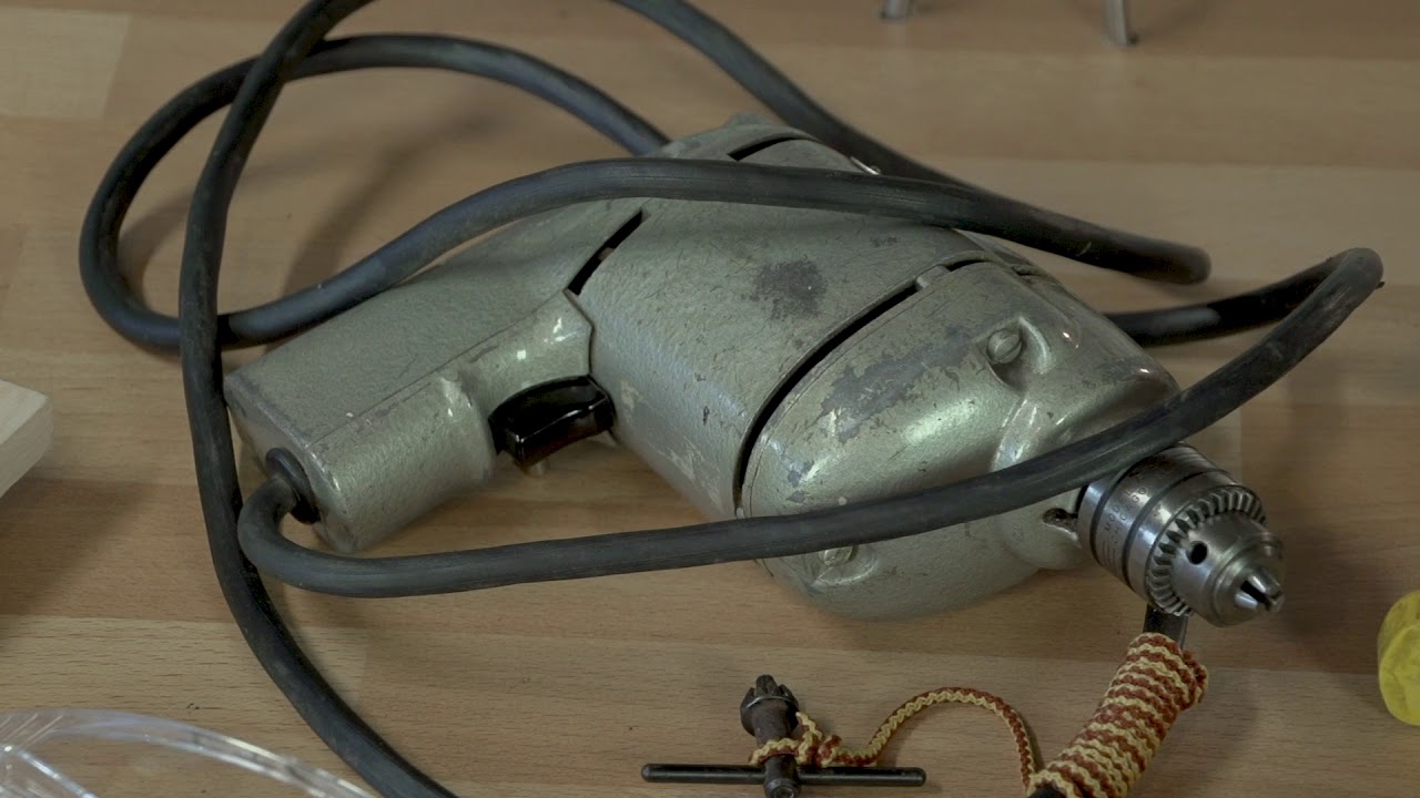 Tech Tools: How to use a power drill - YouTube