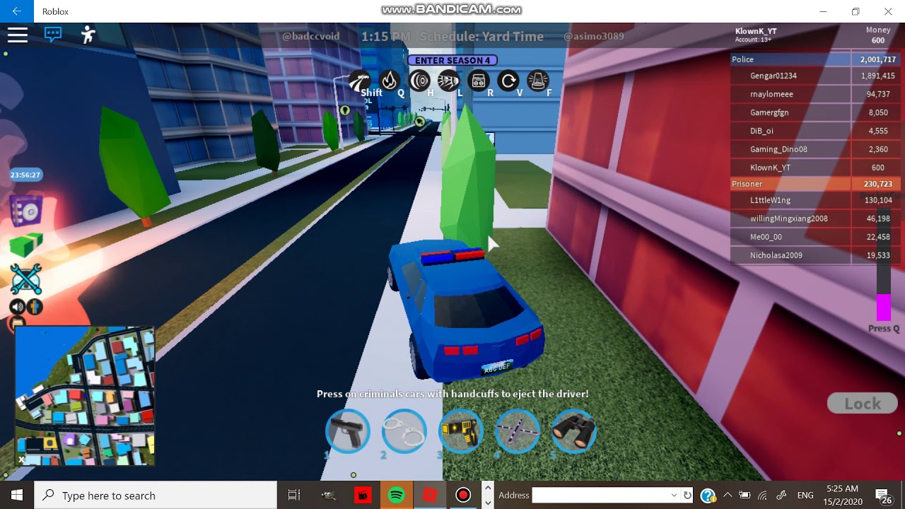 Arresting criminals in Roblox Jailbreak - YouTube