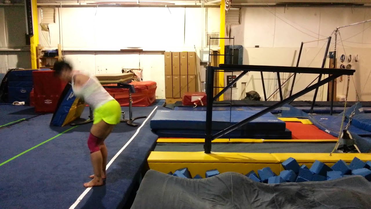 Back tuck - YouTube