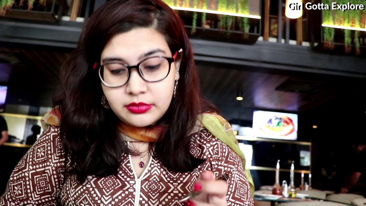 This Artist in Karachi Does Beautiful Calligraphy - YouTube