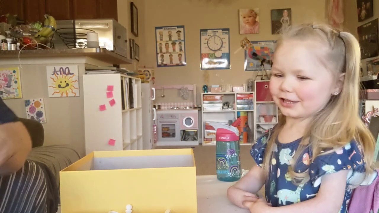 AMC Princess Ana (and Nana) TRYING to learn chess! - YouTube