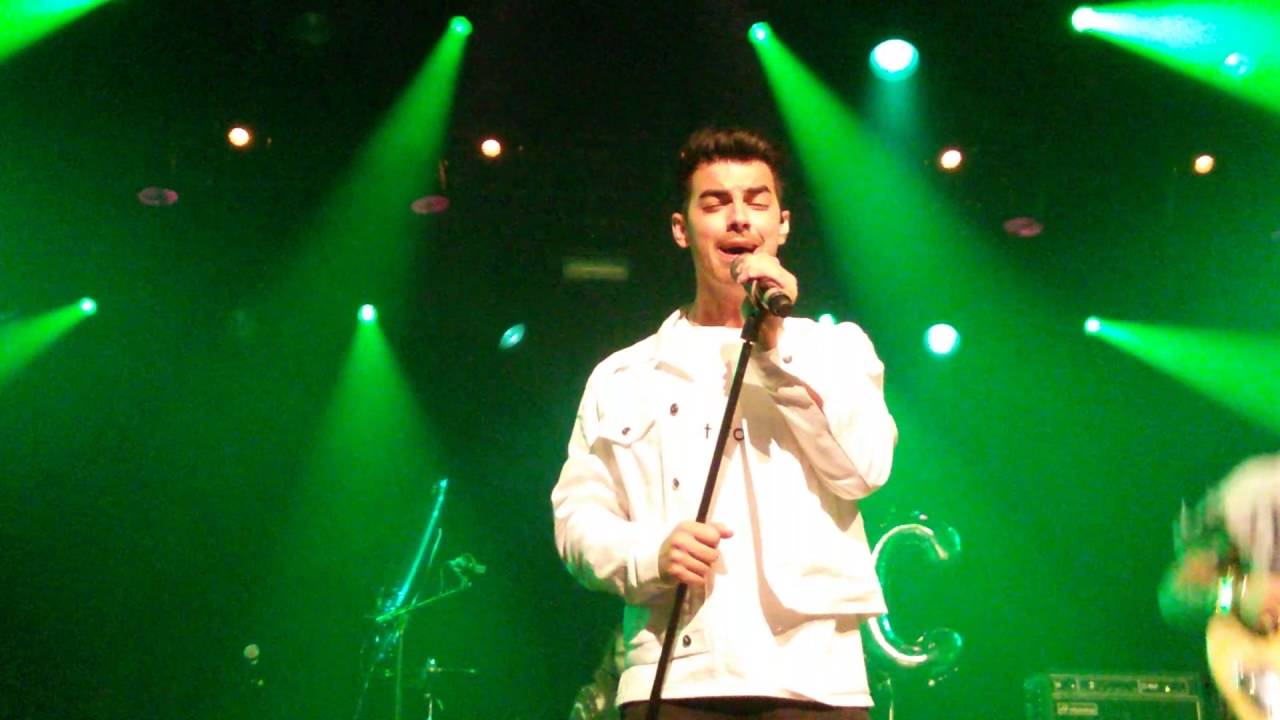 DNCE - Good Day / Melkweg Amsterdam 2016 - YouTube