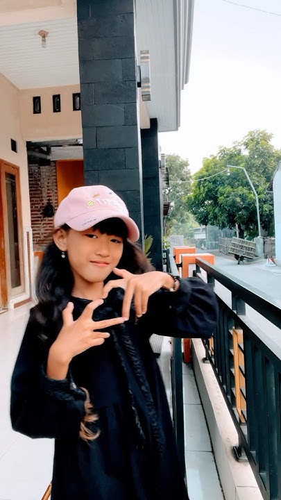 ikutan trend dance Stelan daboy 😍 #subscribe #shortvideo #trending - YouTube