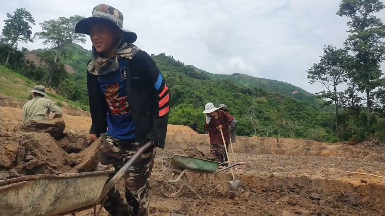 hnub no kuv txiv thiab kuv niam thiab cov kwv cov muam peb mus khawb liaj dua 16/7/2023 - YouTube