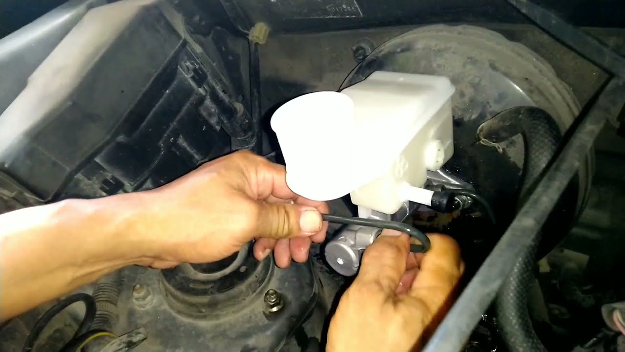 cara mengganti master rem Avanza/Xenia mudah... - YouTube