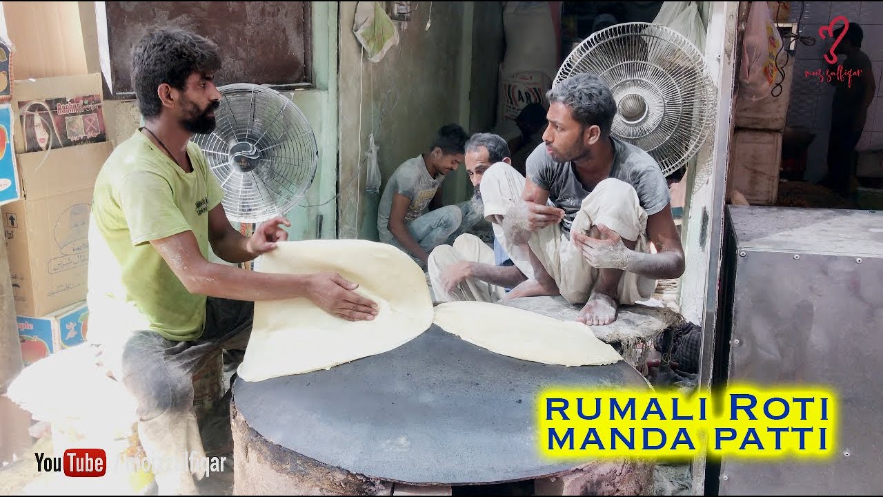 Ramadan Special Amazing Cutting Skill Of Rumali Roti / manda patti For ...