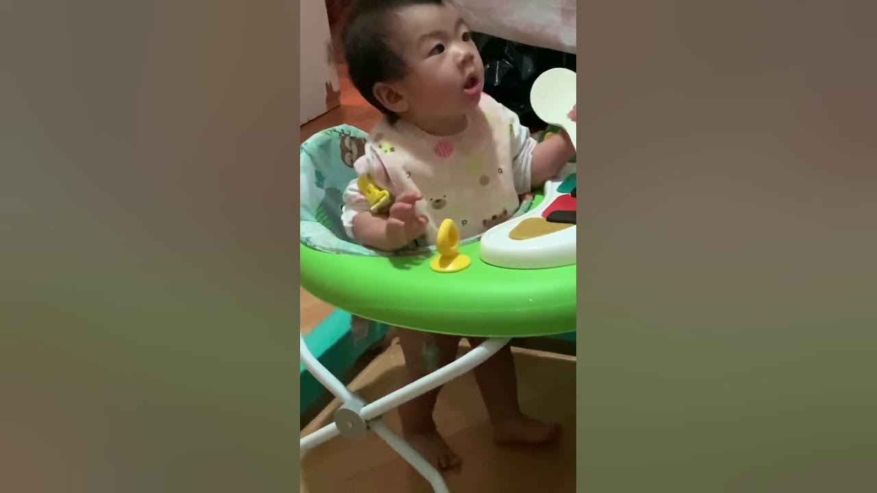 I can play by myself, as long as my mother watches me｜我可以自己玩，只要妈妈看着我 ...