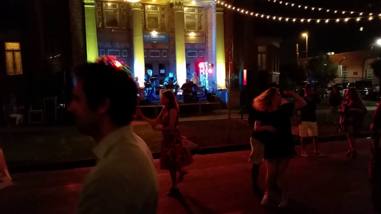 Buena Vibra Sextet - Salsa Dancing In The Streets at The Seasons Yakima ...