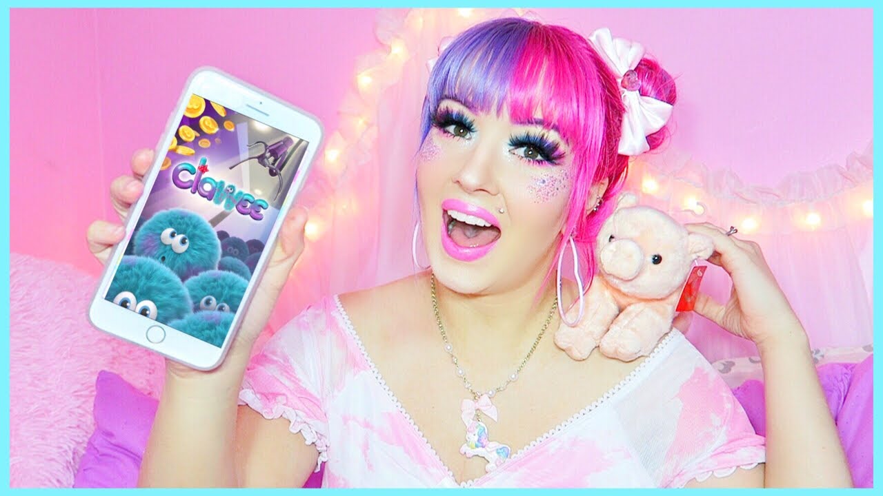 Winning REAL Prizes From A Claw Machine App! - YouTube