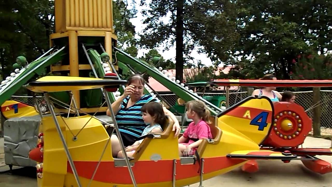 Kiddie Plane Ride - YouTube