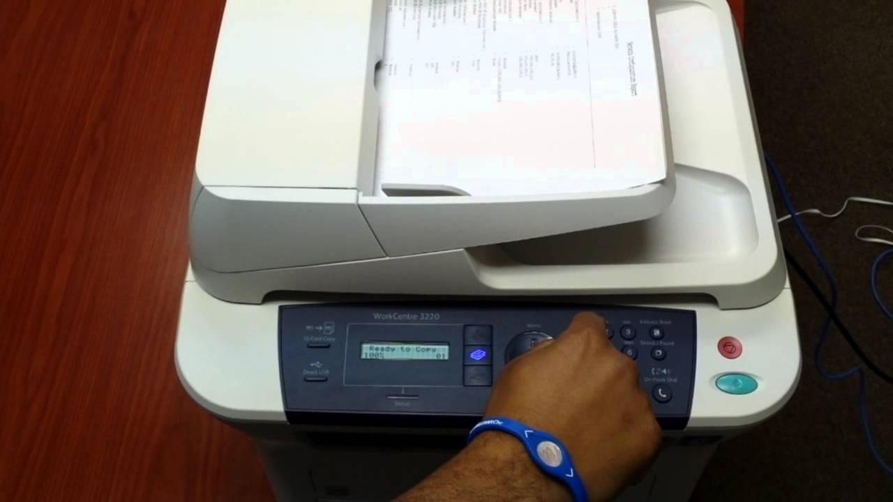 How to Copy using your Xerox 3220 - YouTube