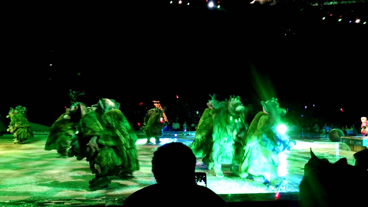 Frozen on ice love experts - YouTube