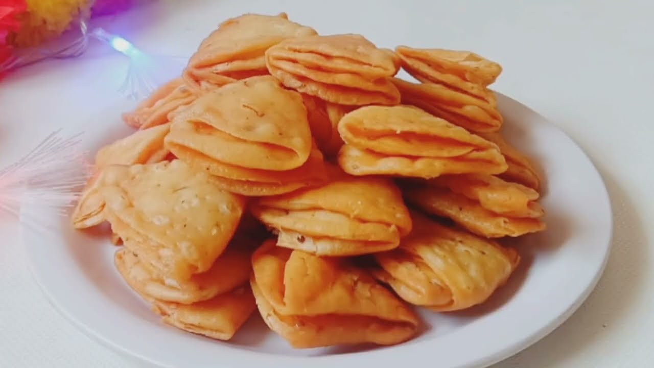 खस्ता परतदार मठरी - Nimki/ Mathri Recipe - Namk Para | Halwai Style ...