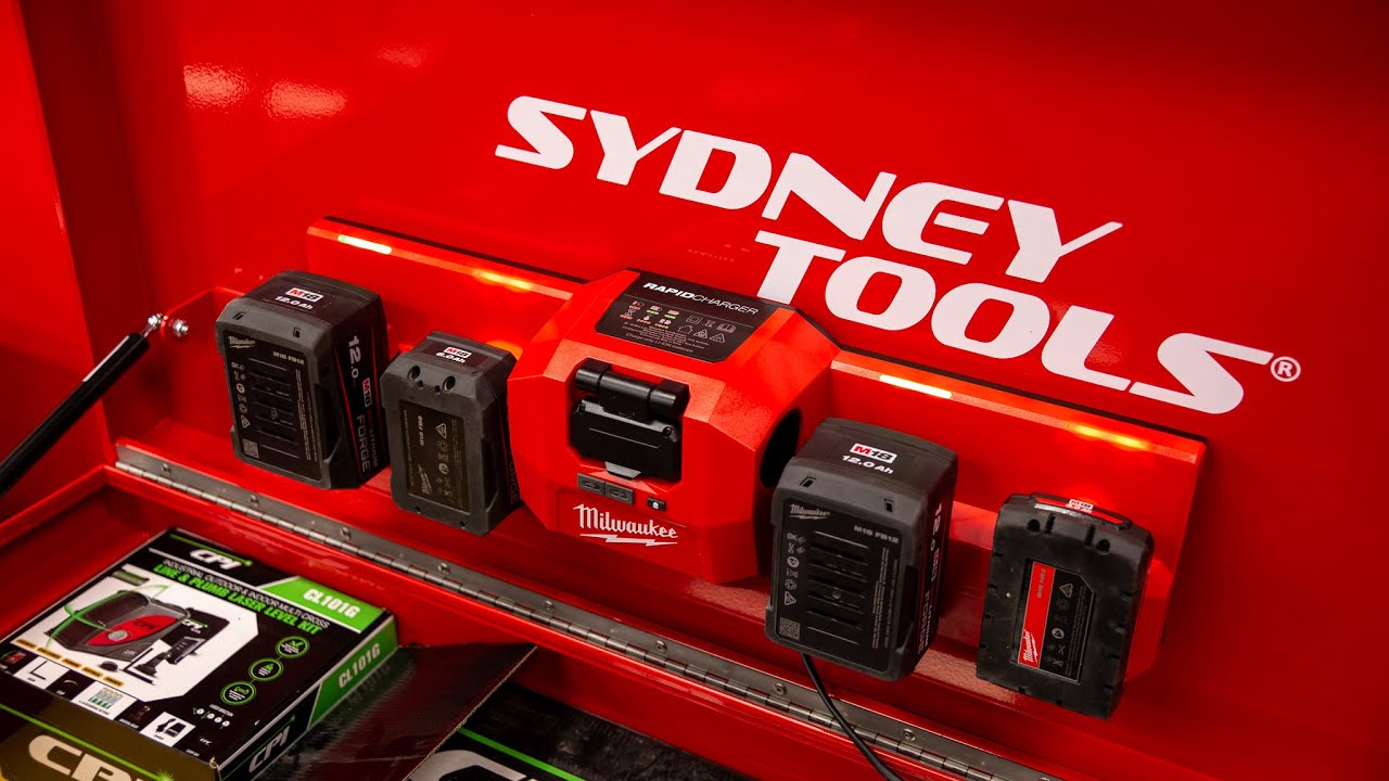 NEW Milwaukee M12 & M18 Site Box Rapid Charger - M12-18SBC4 - YouTube