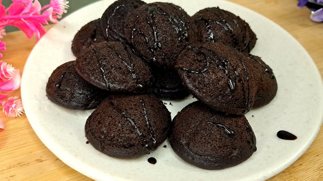 10 minute mini choco lava cake in appa pan | eggless chocolate lava ...