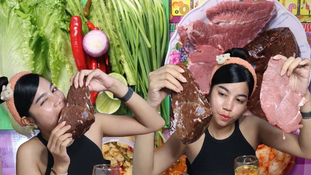 Eating Show today we have fresh beef and beef liver to show you all guy ...