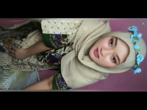 Cewek hijab live bigo pamer melon gede gak sadar ada yang nonjol