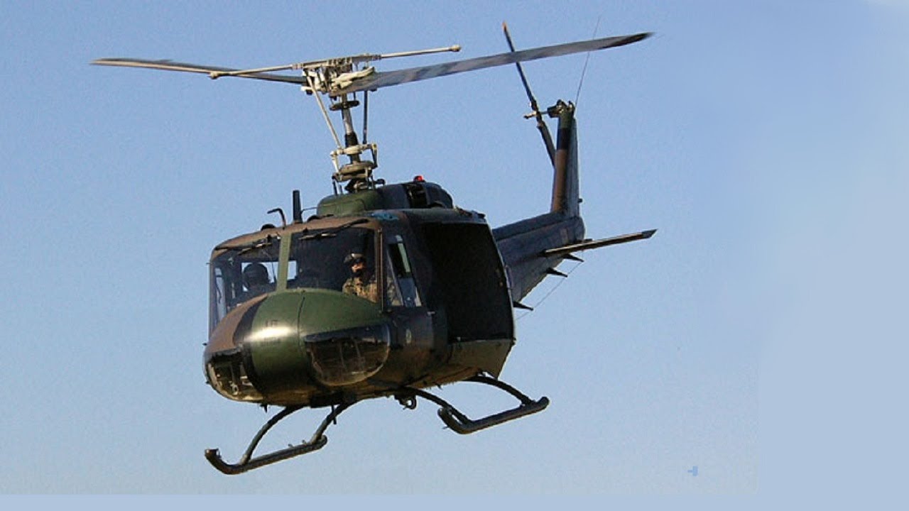 GREEN SCREEN HUEY HELICOPTER high speed turn - YouTube
