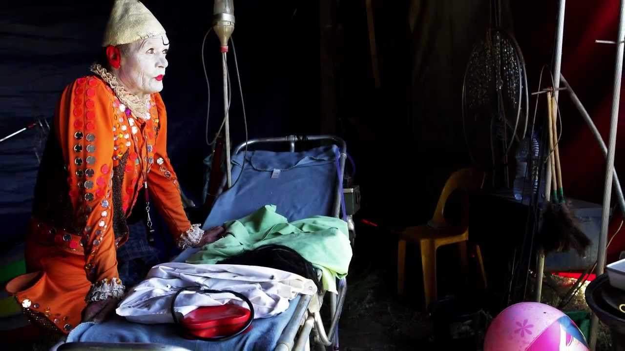 Brian Boswell's Circus: Carlo the Clown - YouTube