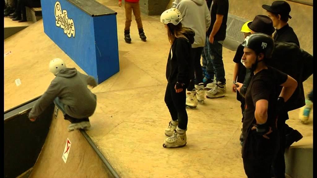 Groot inline-skate event in Eindhoven - YouTube