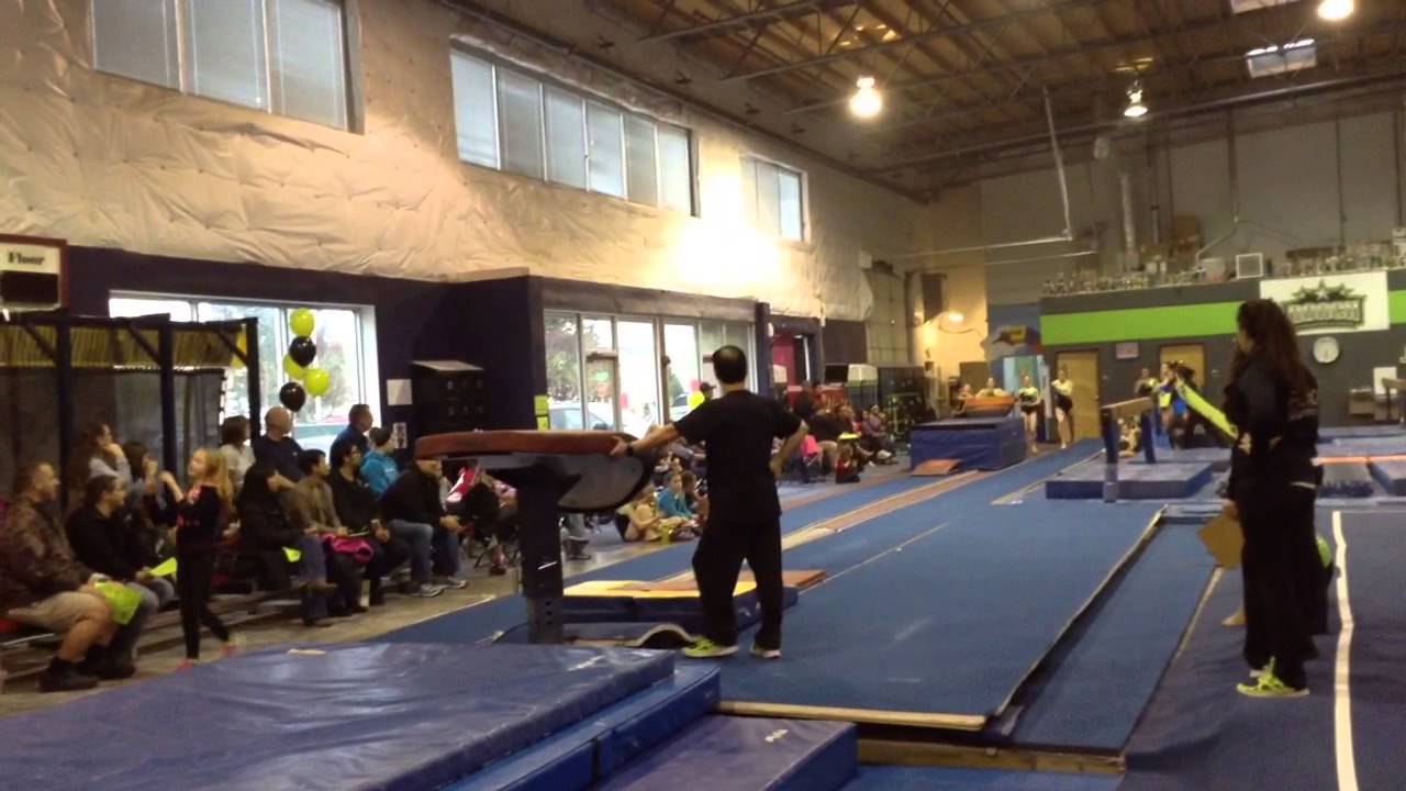 Chloe Cunliffe vault - YouTube