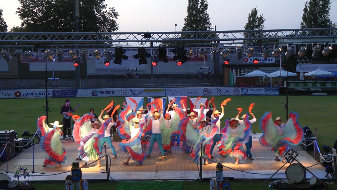 Costa Rican folk dance - YouTube