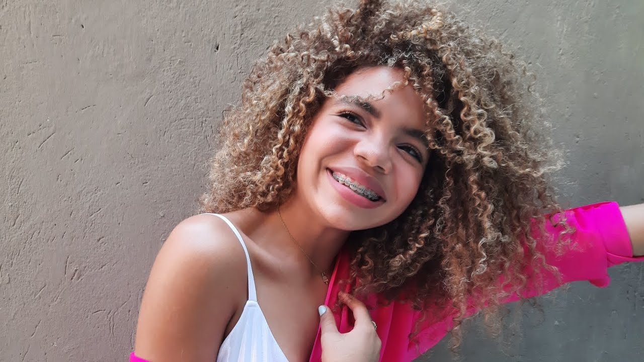 Alexandra Luque Villa canta como quien pierde una estrella - YouTube