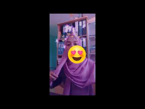 Benerin Jilbab Sambil Curhat