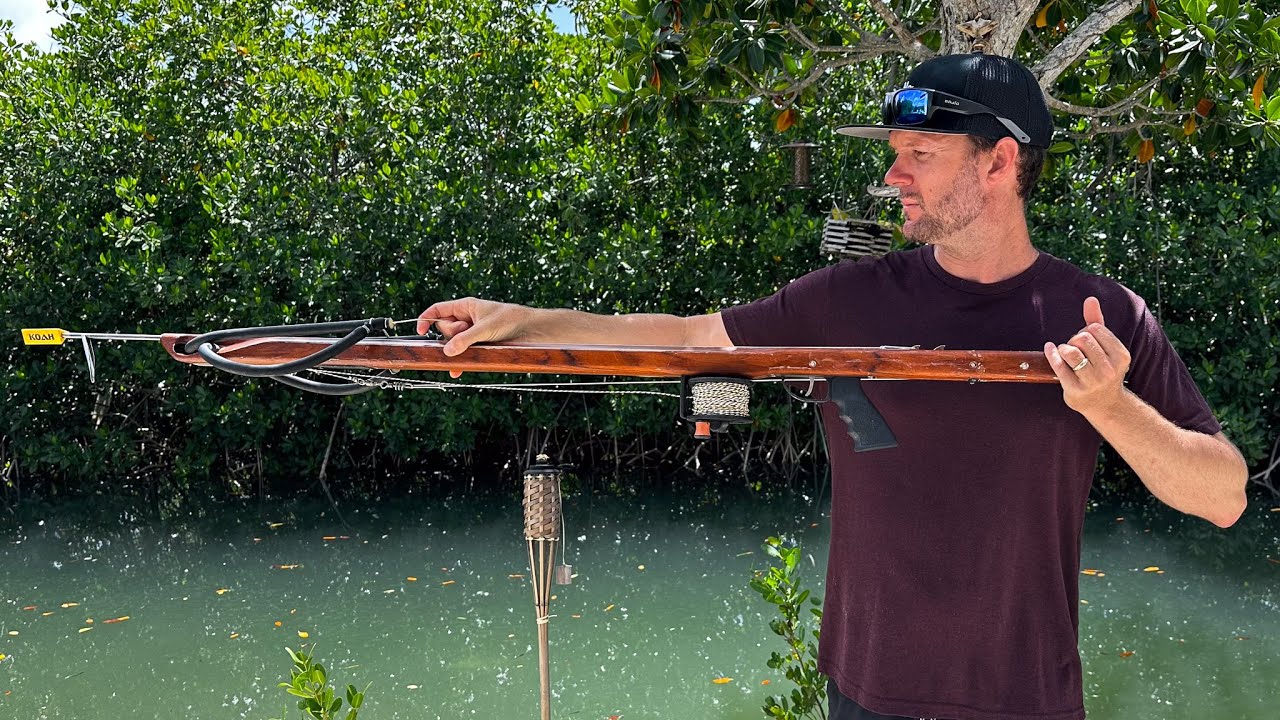 How To Load A Speargun | Chest Load vs. Hip Load - YouTube