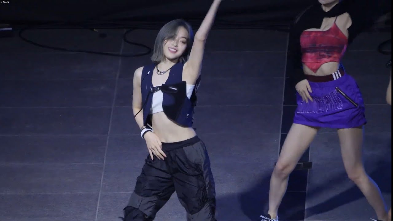 ITZY ' Twenty ' RYUJIN fancam #itzy #ryujin - YouTube