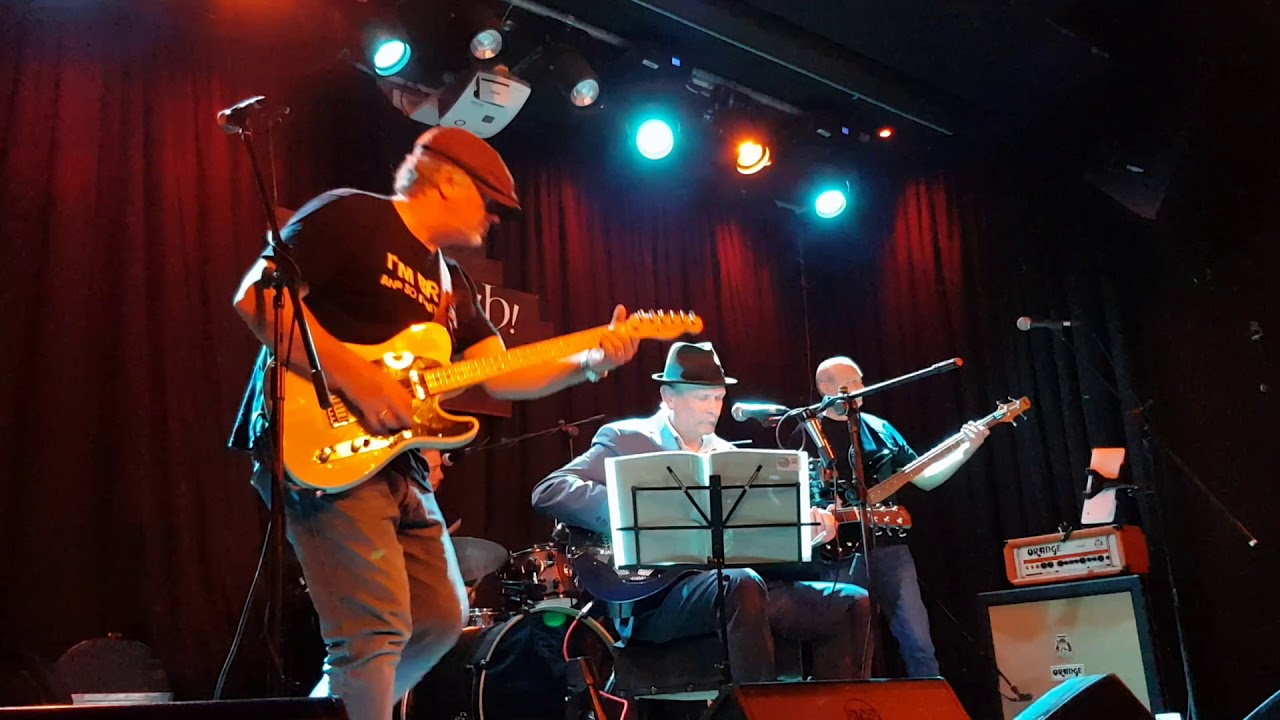 Tim Elliott and The Handsome Jam Band - 8. Bullfrog Blues - YouTube